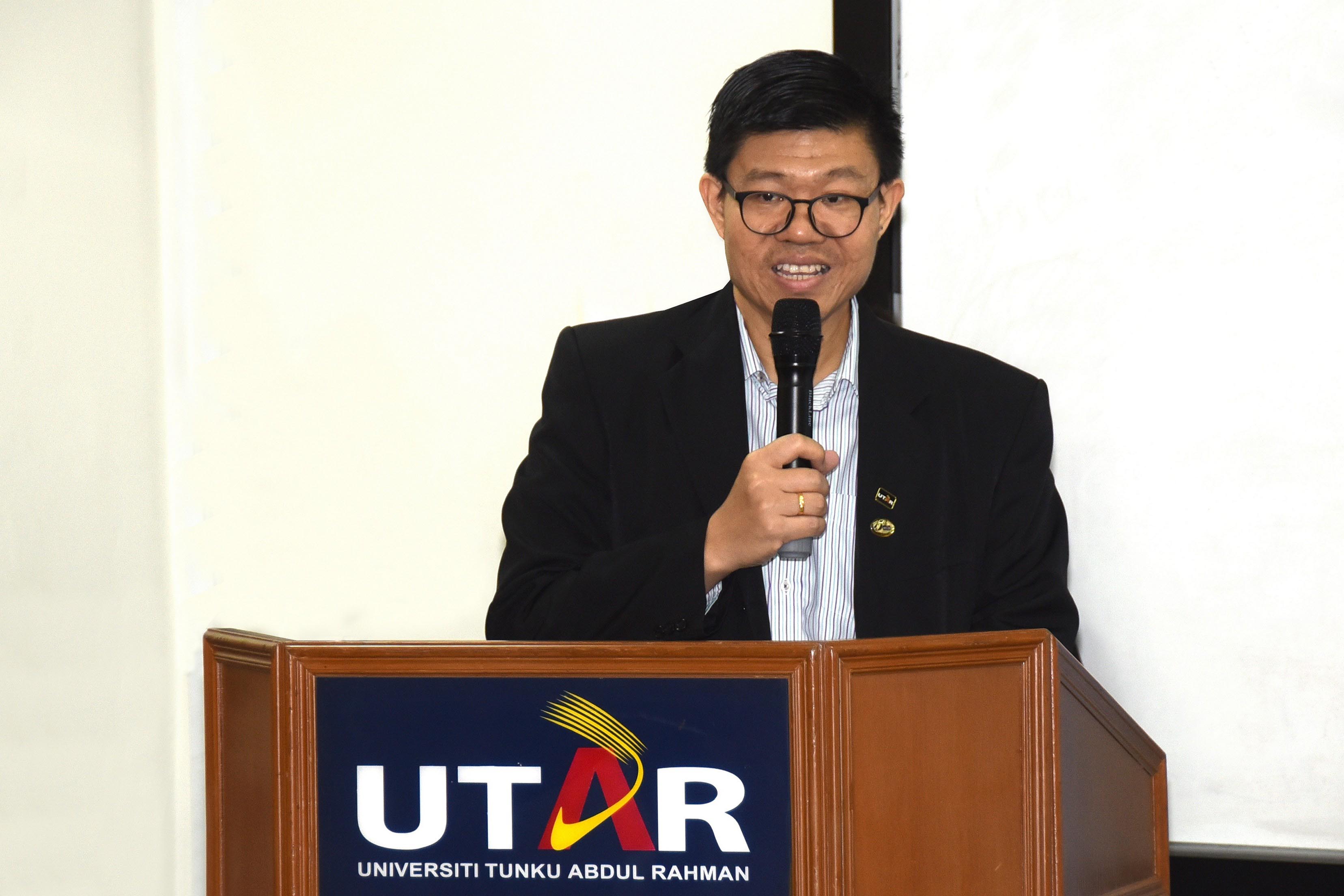 Prof Choong giving his speech