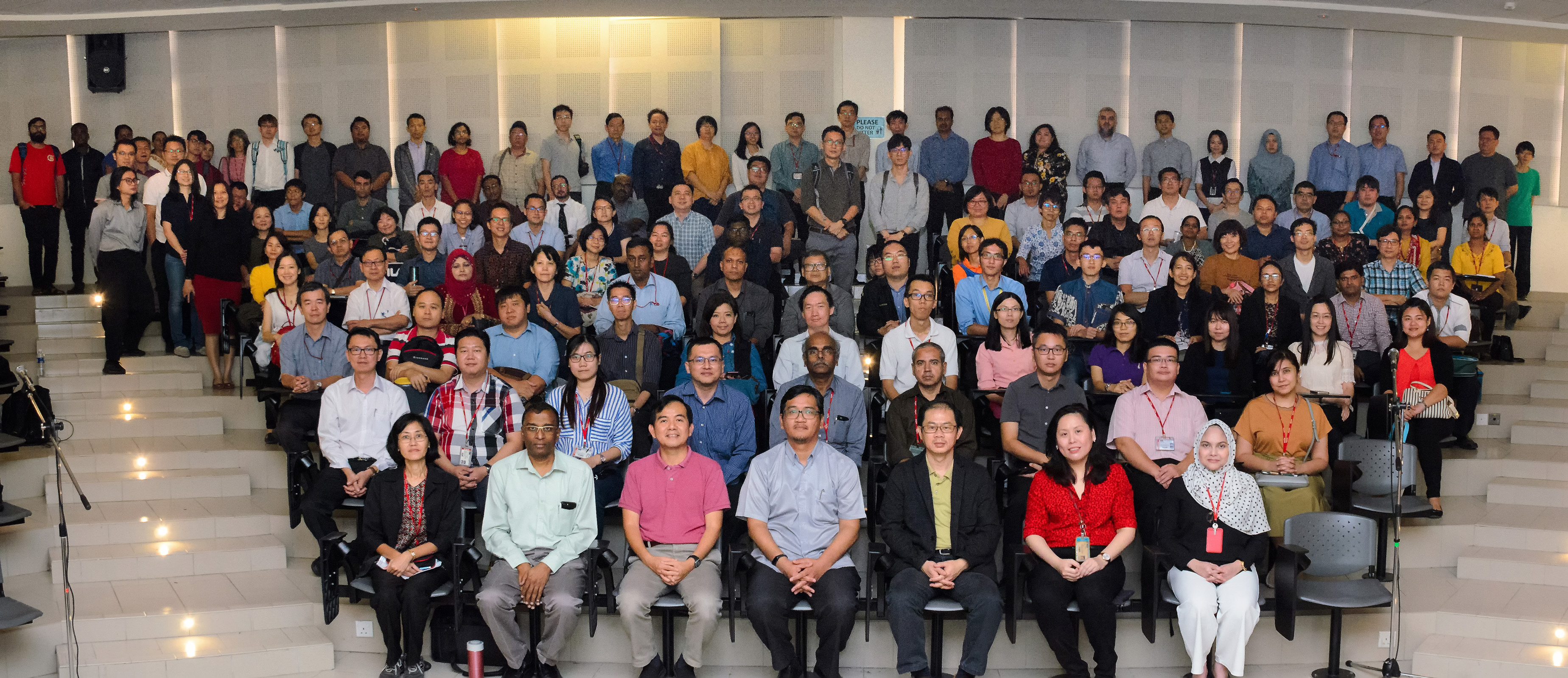 Front row, second from left: Dr Morris, Prof Lim, Prof Faidz, Dr Yong ...