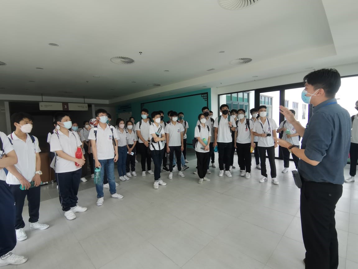 Students were given a detailed tour at the UTAR T&CM Centre