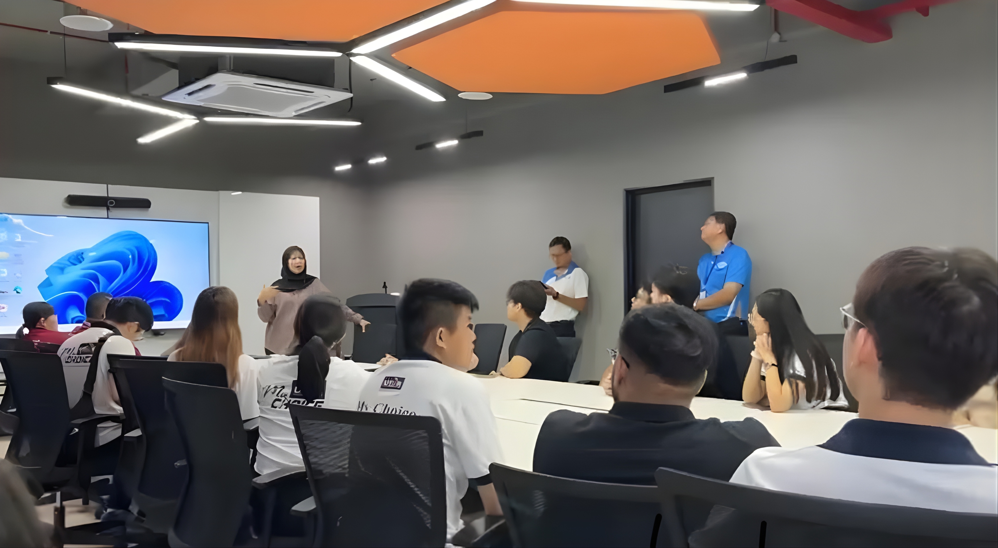 Students gain industry exposure through logistics field trip to NBCT ...