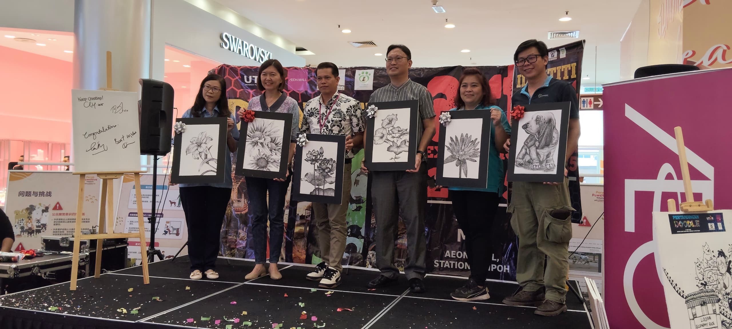 From left: Dr Lee, YB Puan Sandrea Ng, Dr Khor, En Badrol and ...