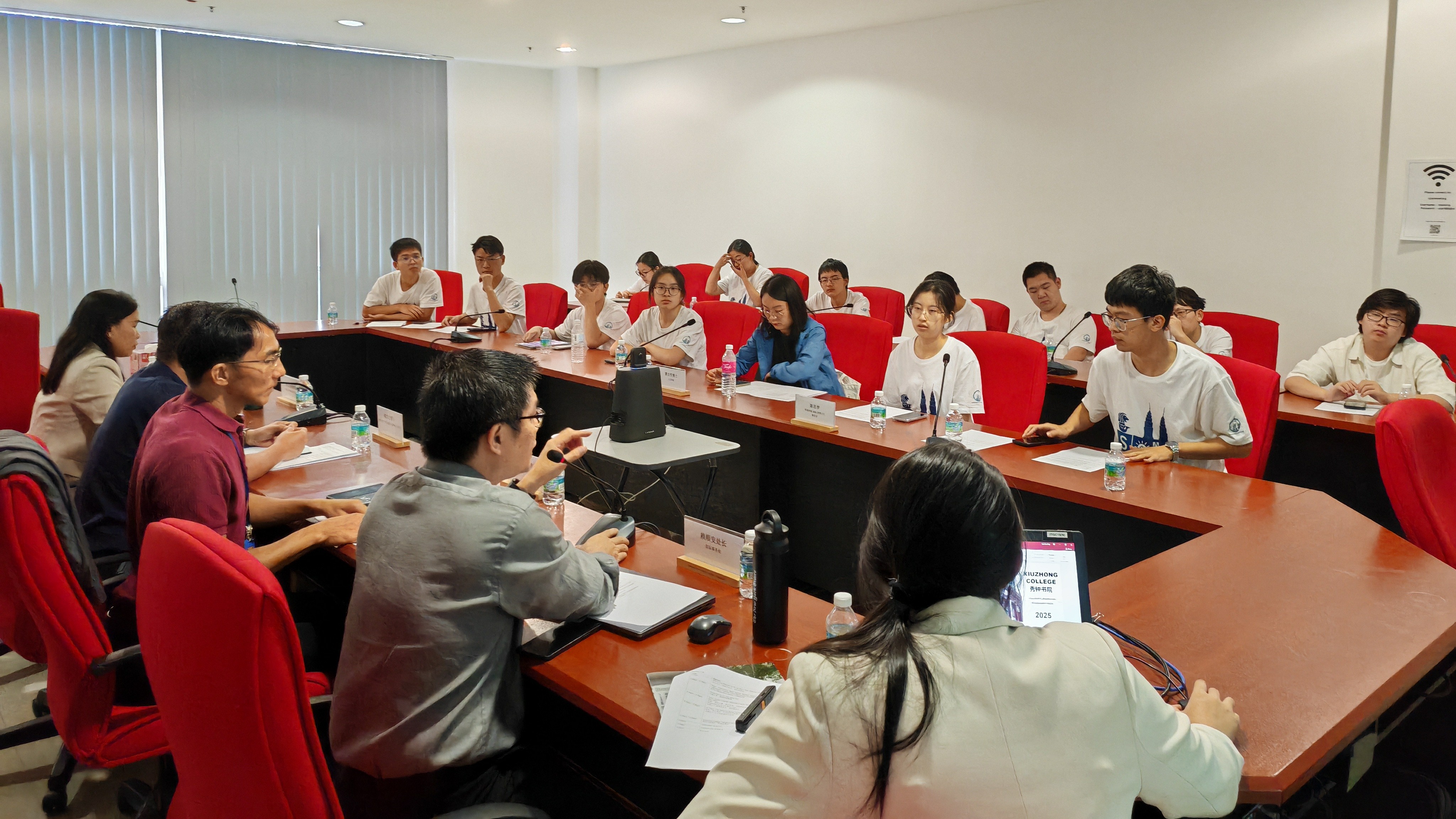 UTAR organises seminar for delegation from THU